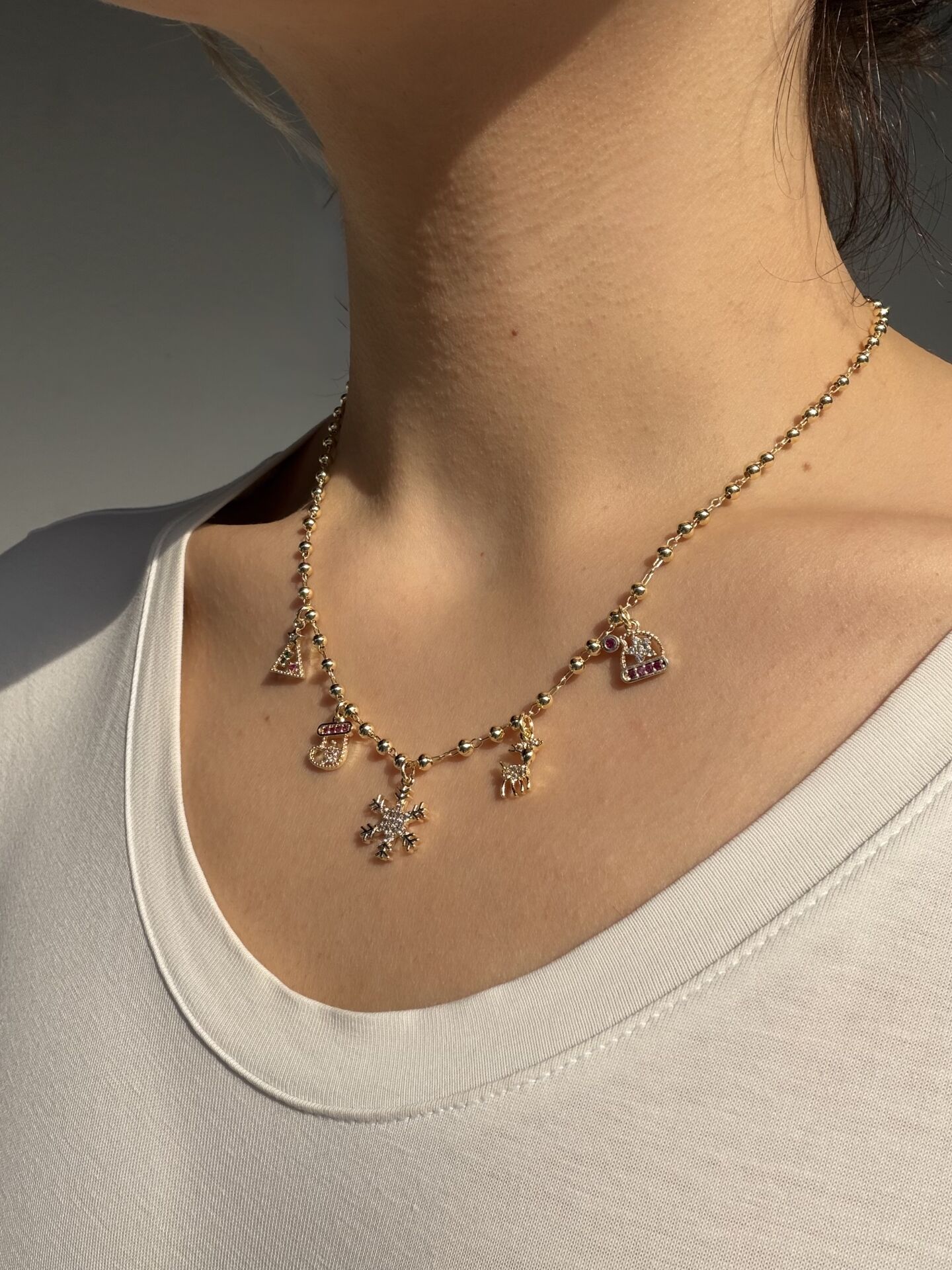 Yılbaşı Figürlü ve Taşlı Kar Tanesi Charm Kolye | Vintage Aksesuar ve Giyim